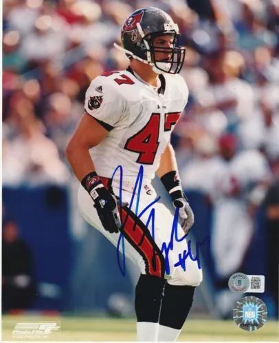 JOHN LYNCH Signed 8x10 Tampa Bay Buccaneers PHOTO Beckett Auth (BAS ...