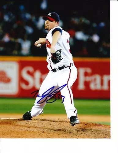 ATLANTA BRAVES TYLER YATES SIGNED PITCHING 8X10 Collectible Memorabilia ...