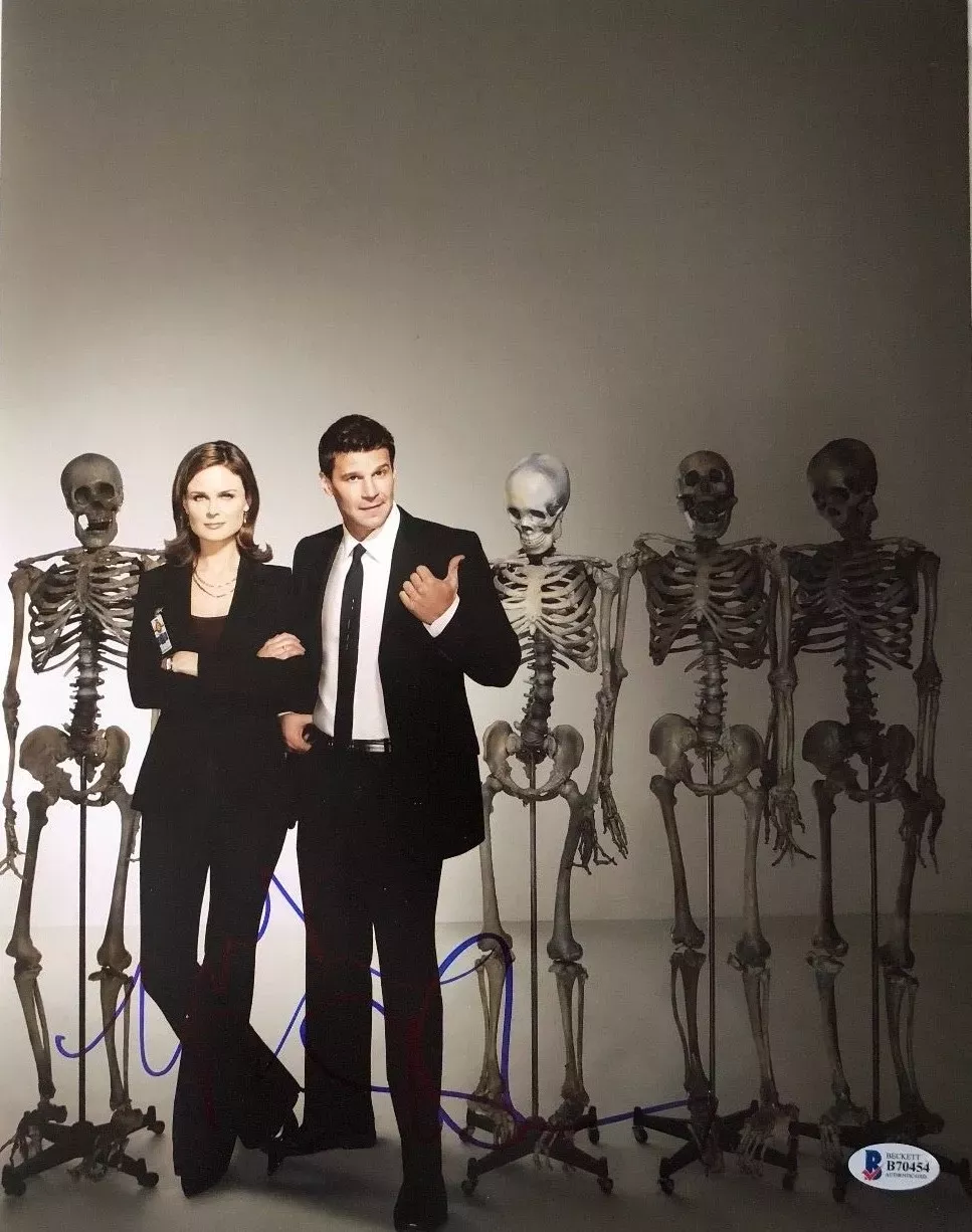 EMILY DESCHANEL DAVID BOREANAZ SIGNED 11X14 PHOTO BONES BECKETT BAS ...