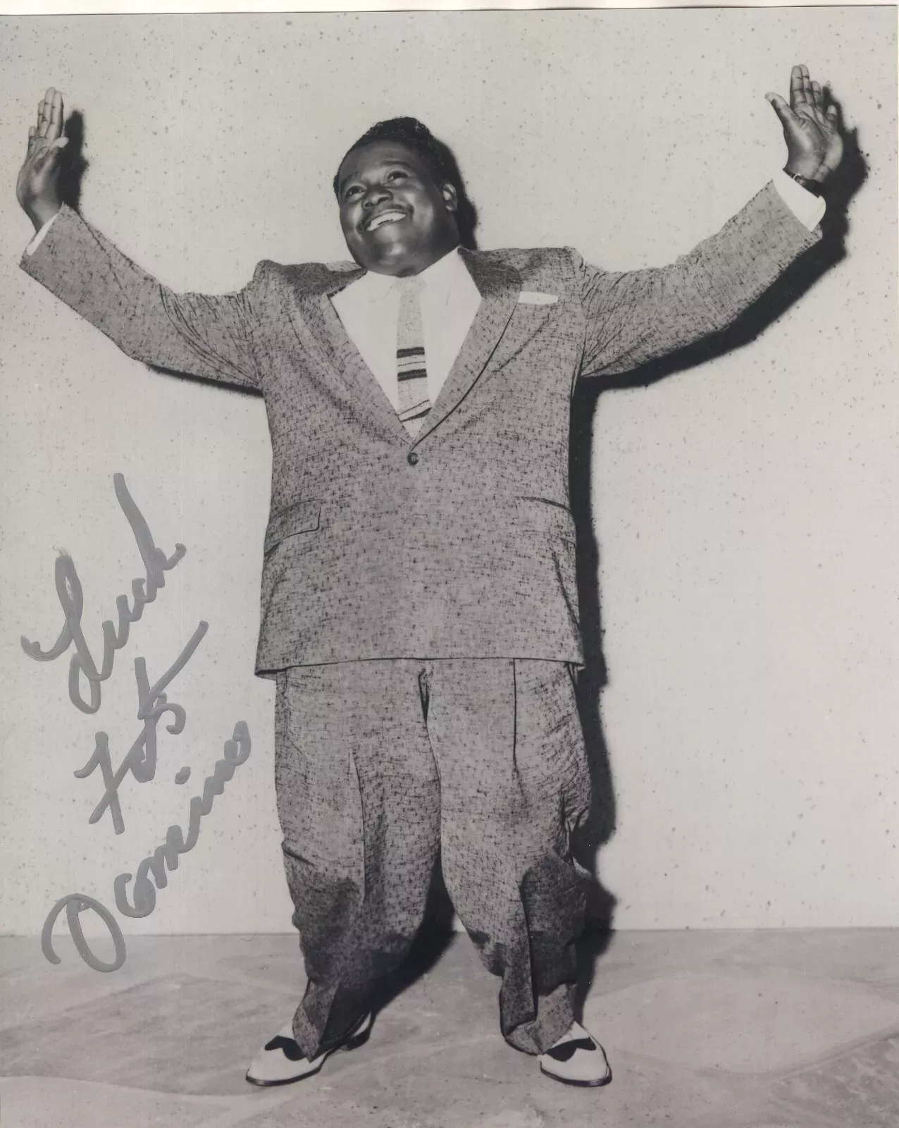 FATS DOMINO HAND SIGNED 8x10 PHOTO+COA RARE POSE GREAT 1950's SINGER ...