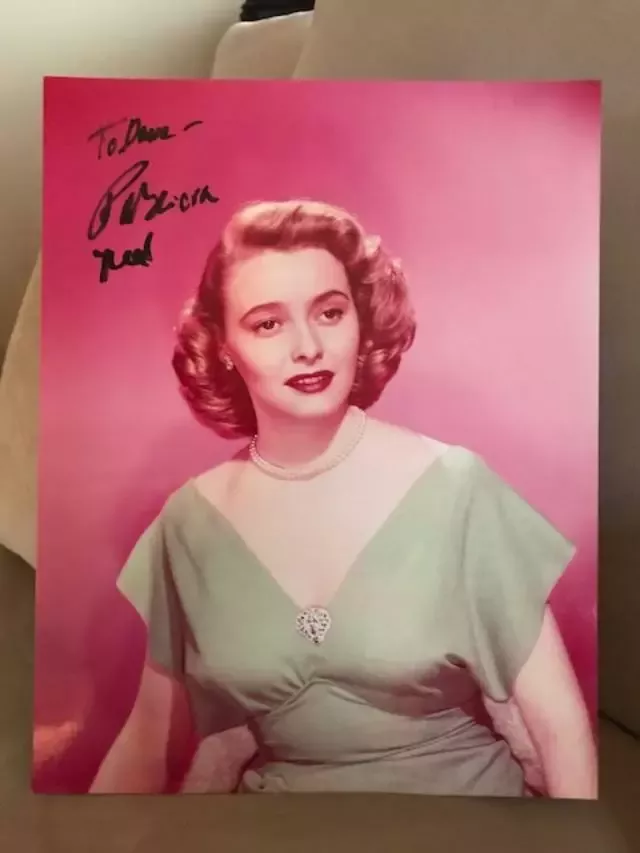 PATRICIA NEAL HAND SIGNED OVERSIZED 11x14 COLOR PHOTO GORGEOUS TO DAVE ...