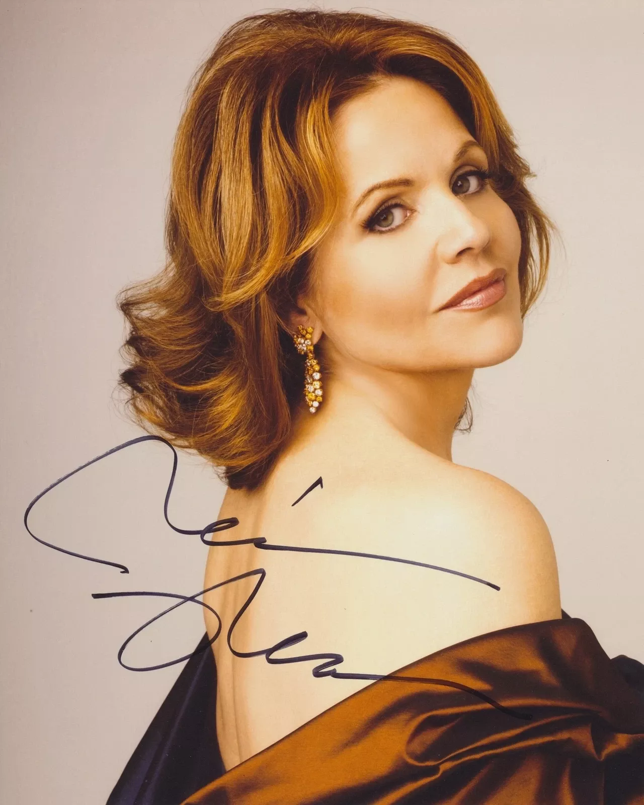 RENE FLEMMING SIGNED 8X10 PHOTO | Autographia