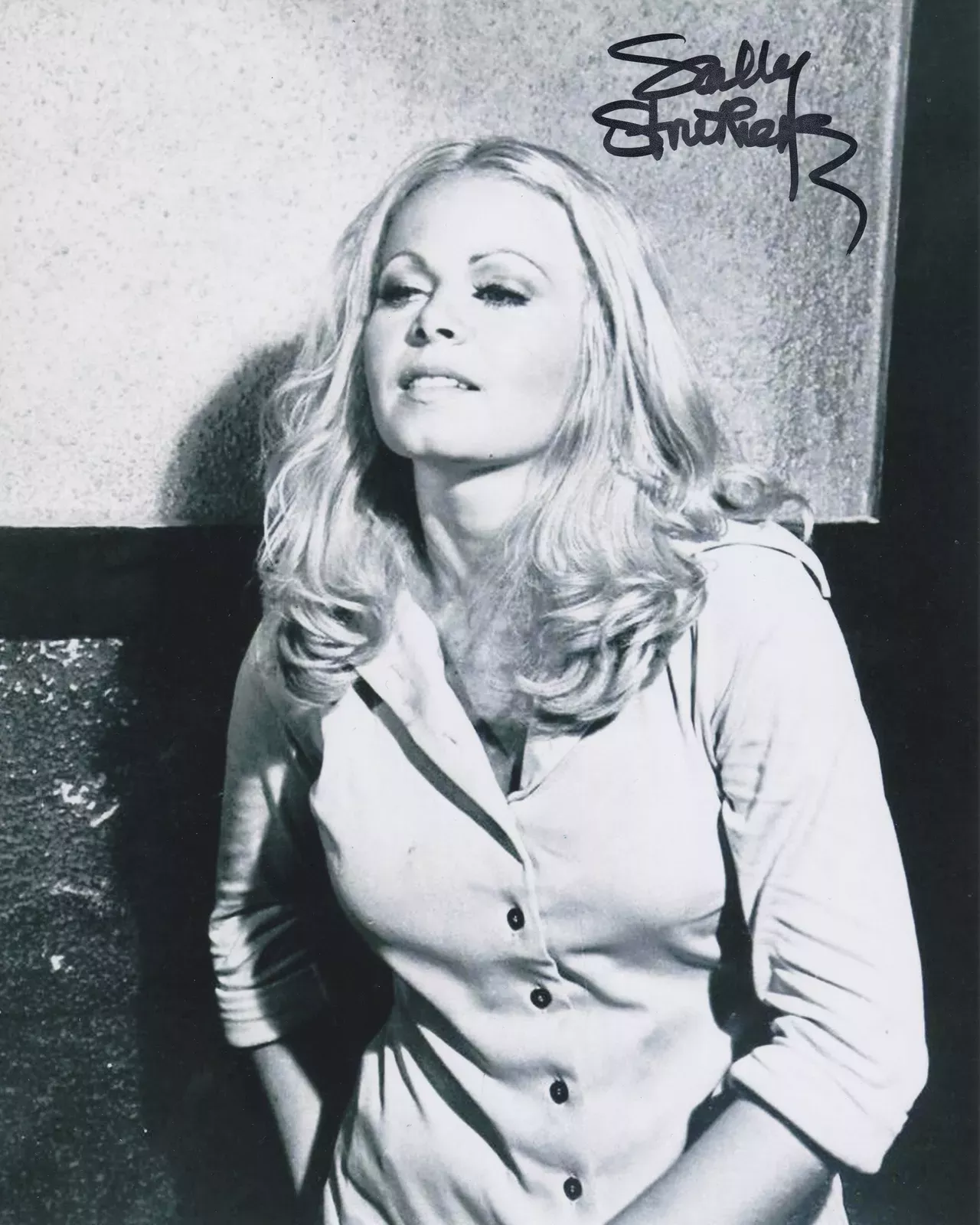 Sally Struthers Signed 8x10 Photo All In The Family 2 COA | Autographia