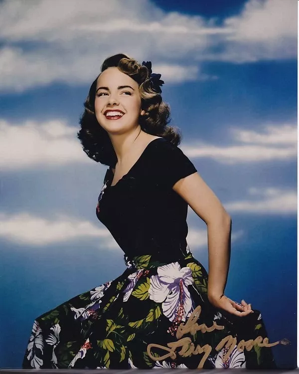TERRY MOORE signed autographed photo | Autographia