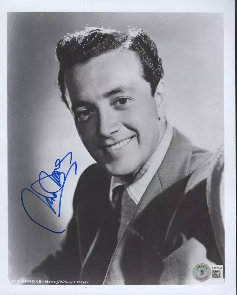 VIC DAMONE FAMOUS SINGER SIGNED 8X10 PHOTO BECKETT BF72342 | Autographia