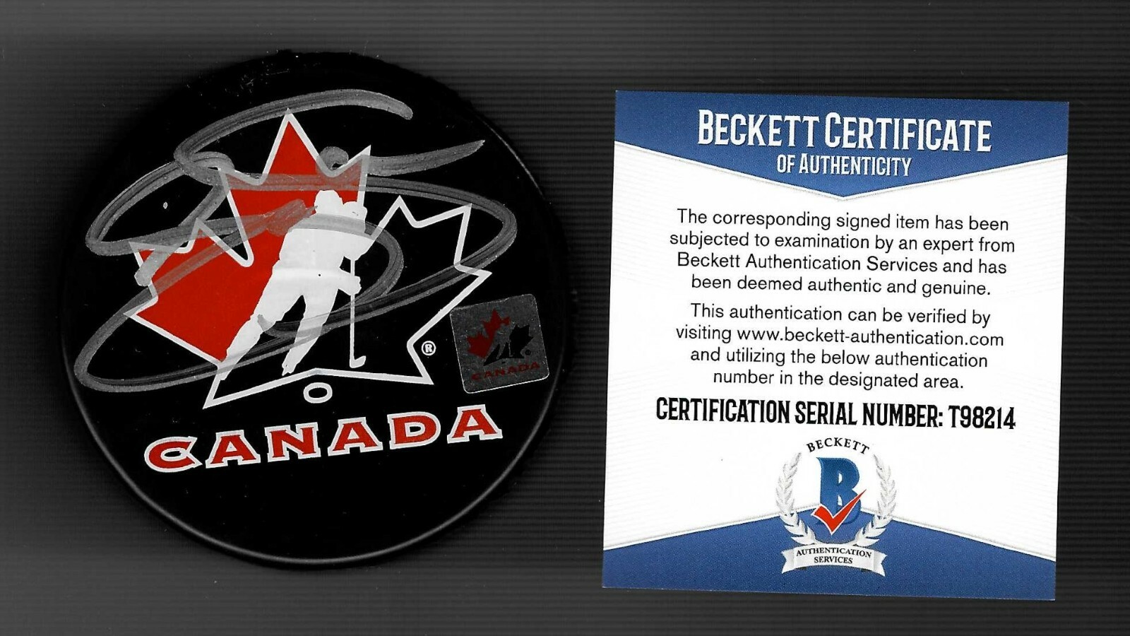 Joe Sakic Signed Team Canada Hockey Puck Beckett COA Colorado Avalanche ...