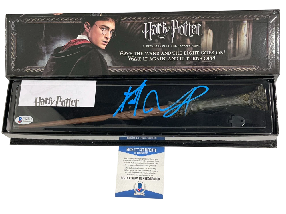 DANIEL RADCLIFFE SIGNED HARRY POTTER ILLUMINATING WAND AUTOGRAPH ...