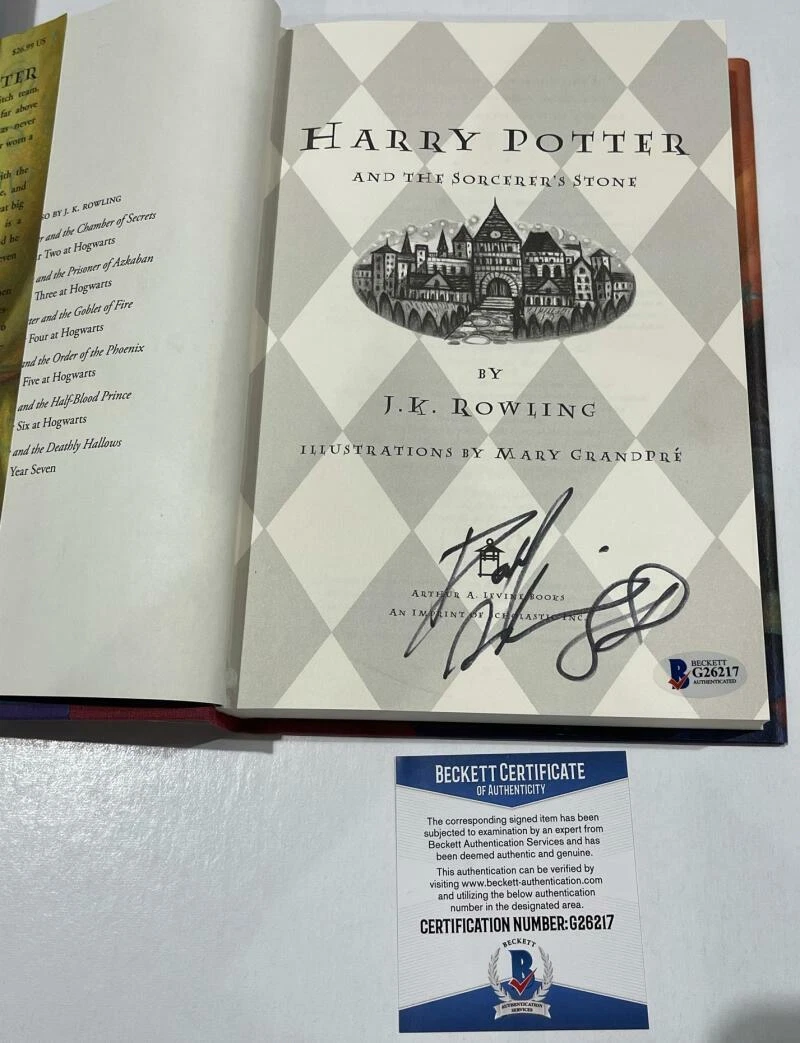 DANIEL RADCLIFFE SIGNED HARRY POTTER AND THE SORCERER'S STONE BOOK ...